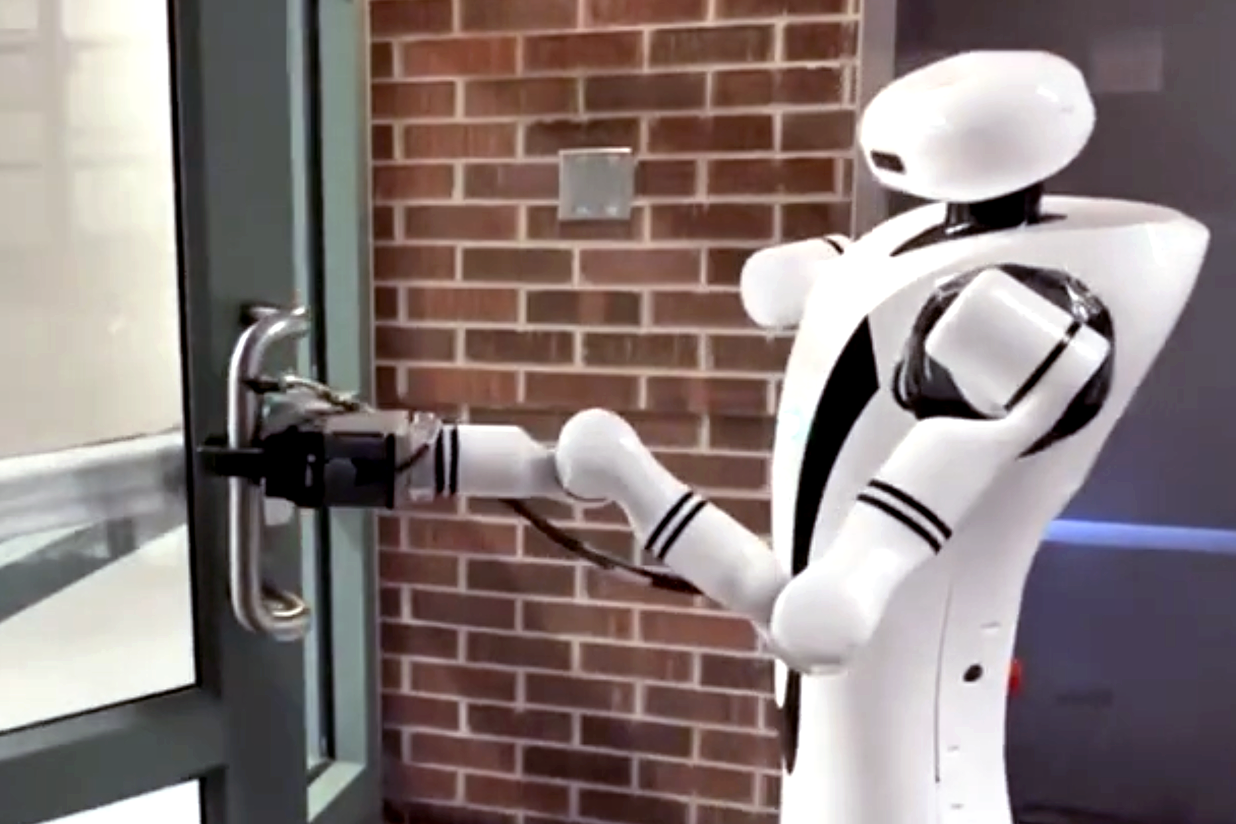 Doorbot debuts at ICRA | Siebel School of Computing and Data Science ...